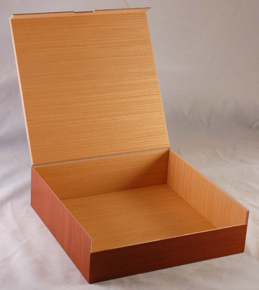 WDI Custom Packaging - 'neer Gallery - Wood Veneer Composites